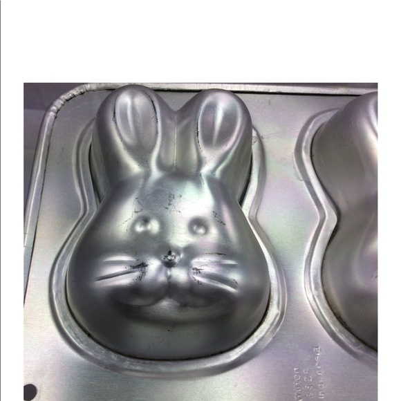 Wilton | Kitchen | Wilton Bunny Rabbit Cake Pan 992 Makes 6 | Poshmark